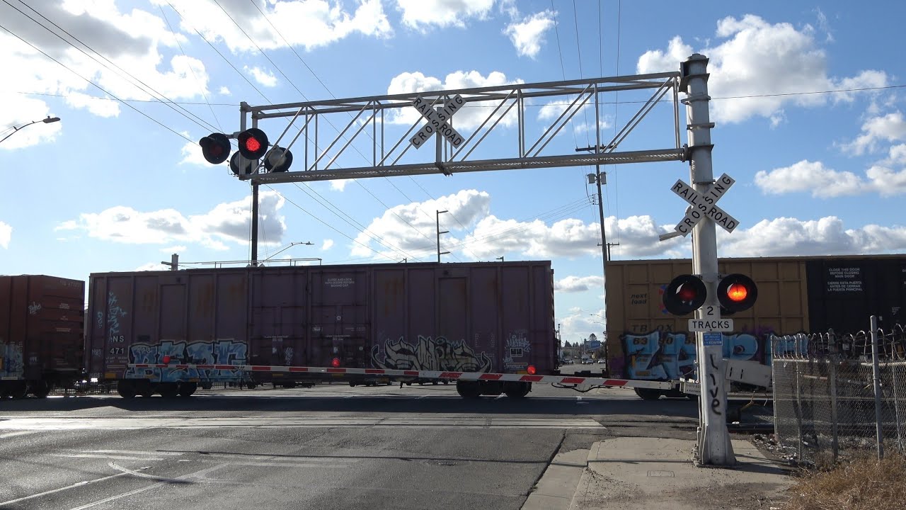 BUGX 2000 Leads CCT Lodi Flyer North - E Fremont St. Railroad Crossing ...