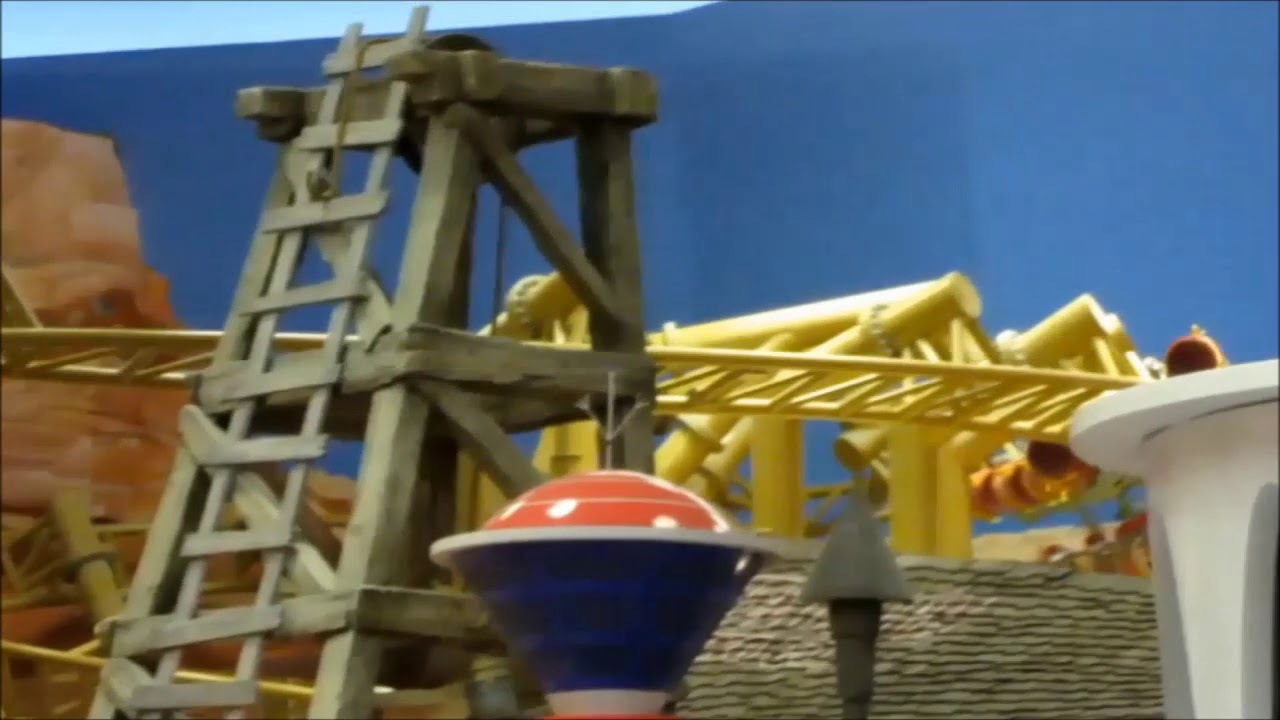 "FAST AND FURRY-OUS" / Warner Bros. World Abu Dhabi / UAE - YouTube