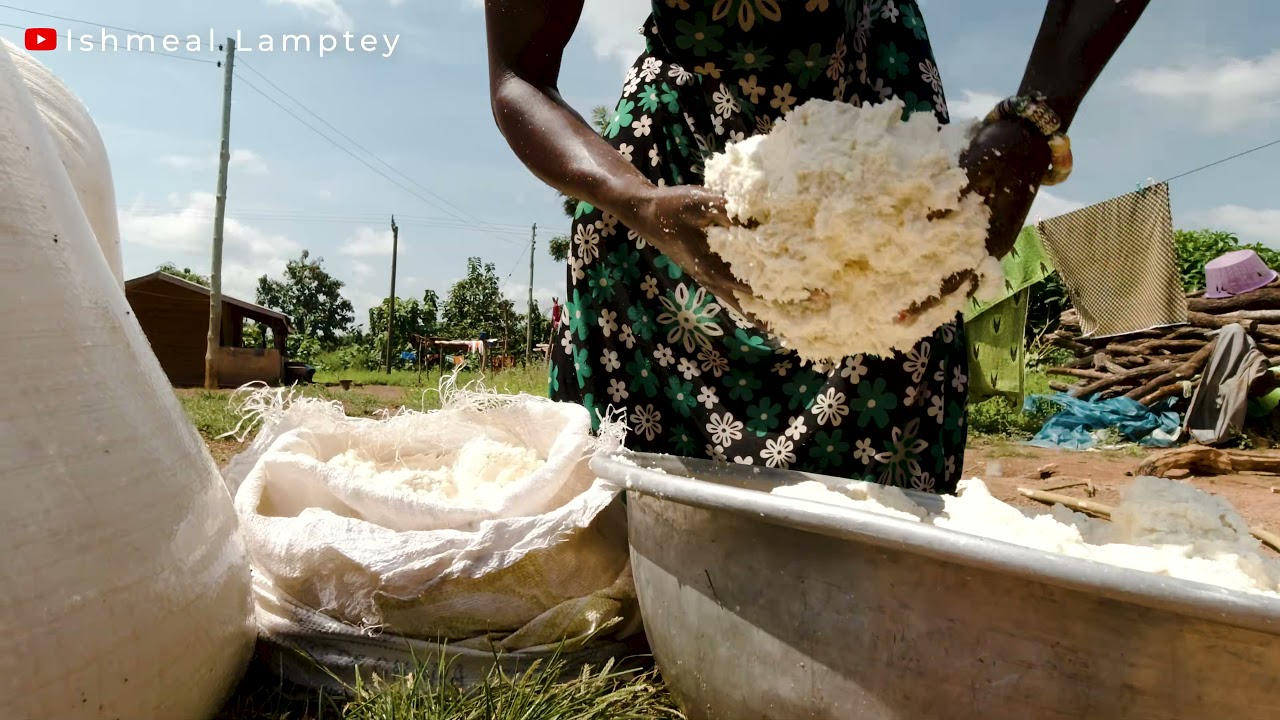 HOW TO MAKE ORIGINAL GHANAIAN GARI AT HOME | AFRICAN FAMOUS FOOD - YouTube