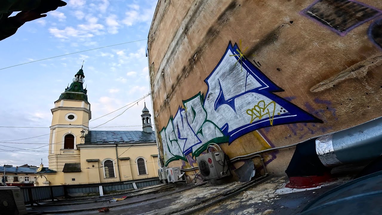 Roof Top Crazy Spot Hiding From Cops . Raw Video Without Cuts . - YouTube