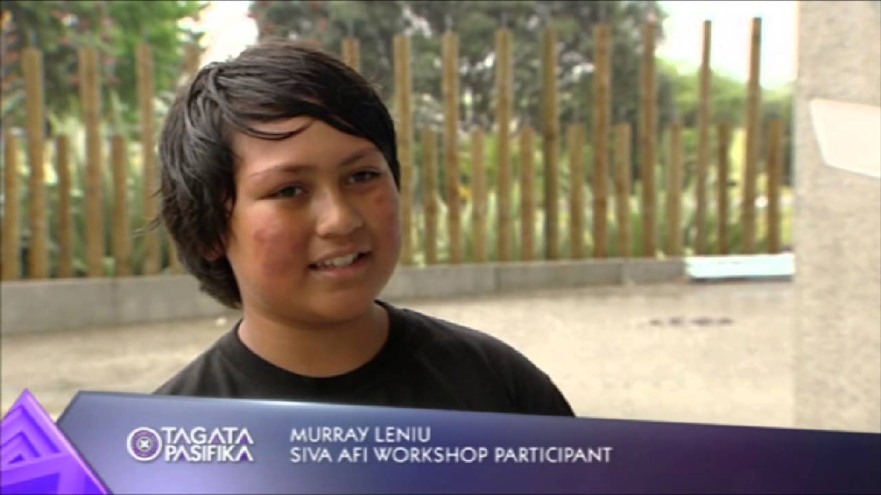 Siva afi -- Samoan Fire Dance - YouTube