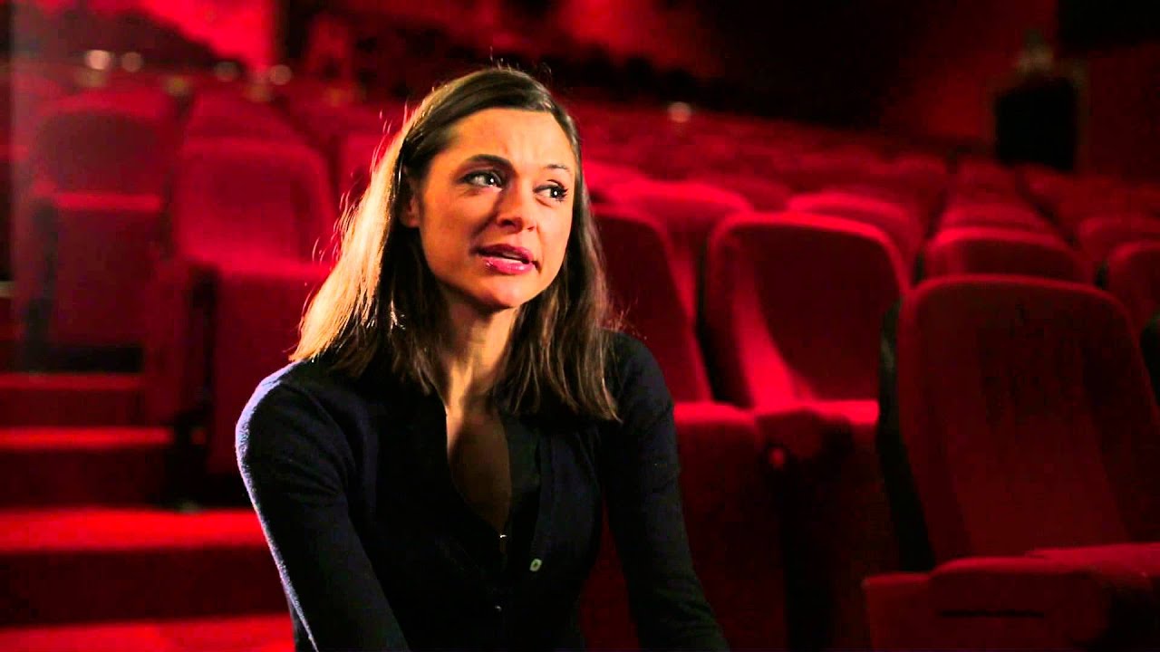Anke Frédérick speelt Hilda in 'Bingo' - YouTube