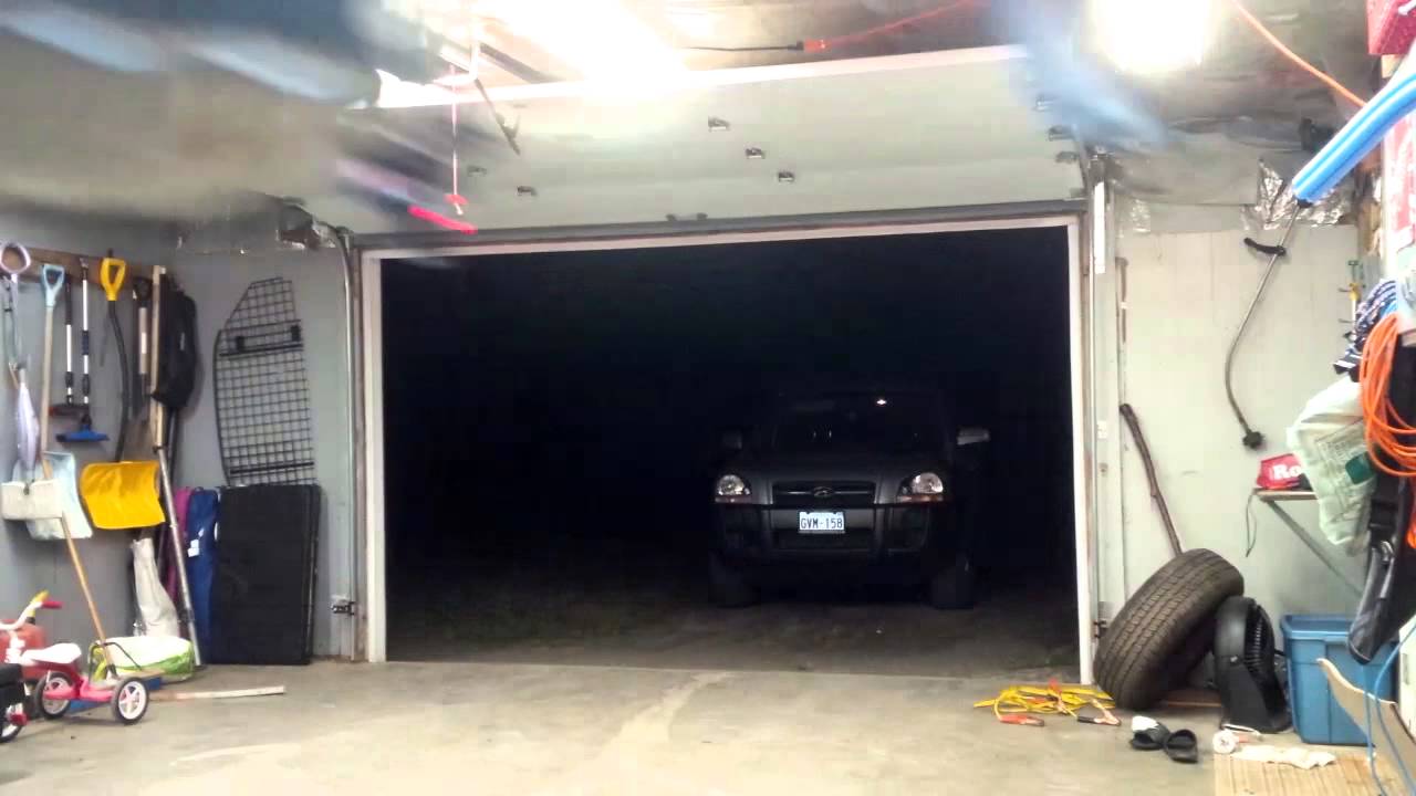 AR Drone 2.0 - YouTube