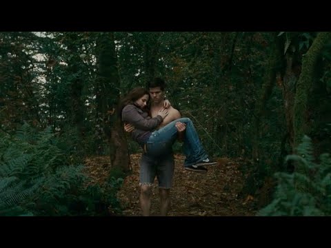 Jacob carries Bella