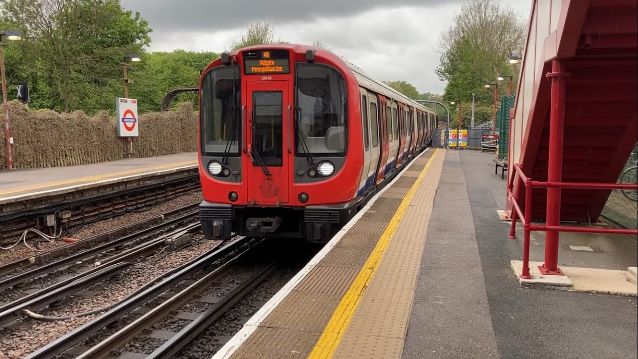 The Metropolitan line - YouTube