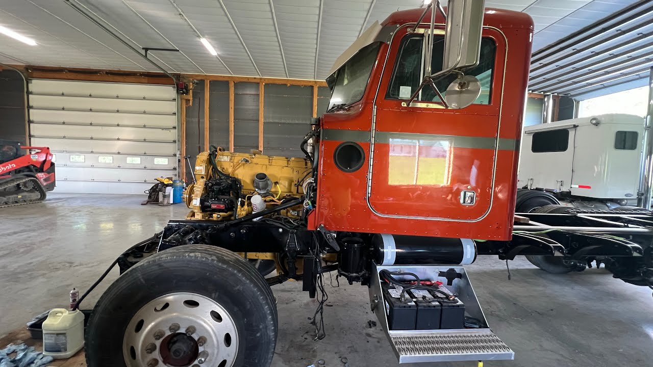 Peterbilt 379 Engine Update!! Cat 3406E - YouTube