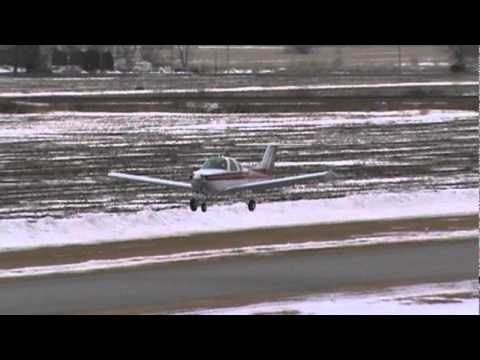 Beechcraft Model 77 Skipper Landing CSU3 - YouTube