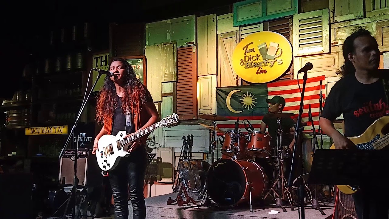 Muzza's feat Bob Sentuhan....Rock Padu... - YouTube