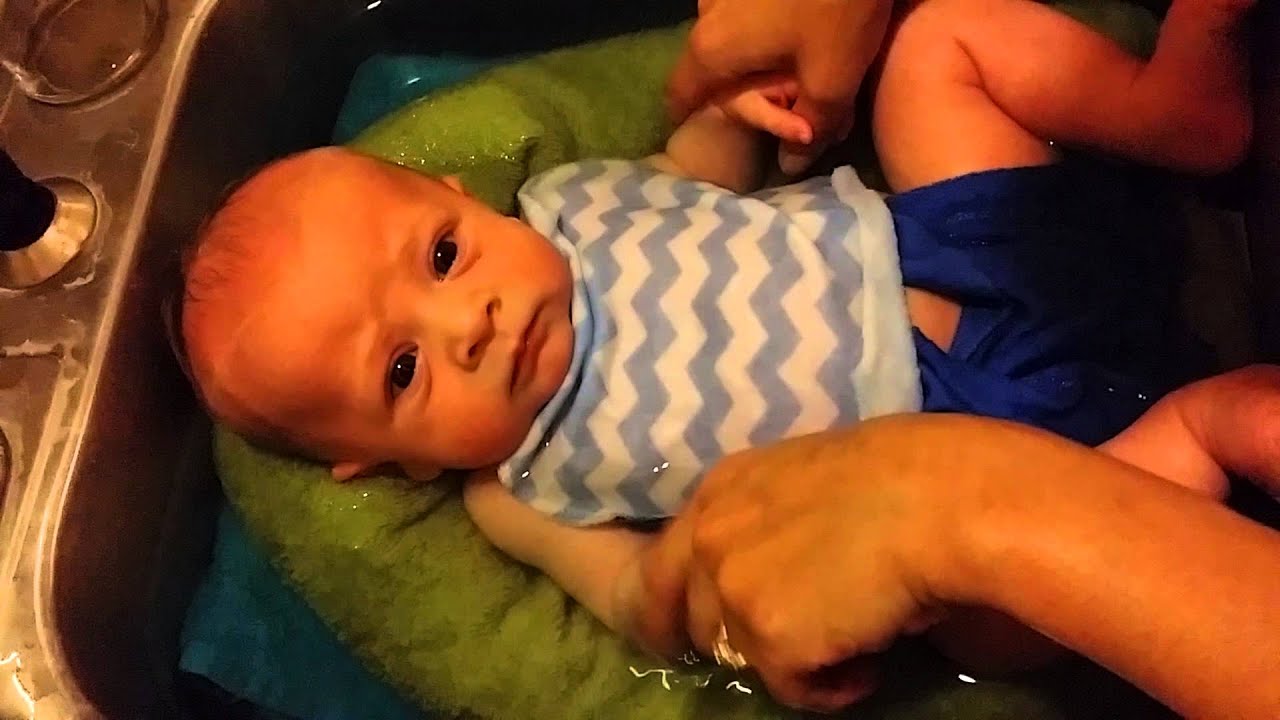 Baby Jacob soothed by Mommy's sweet voice - YouTube