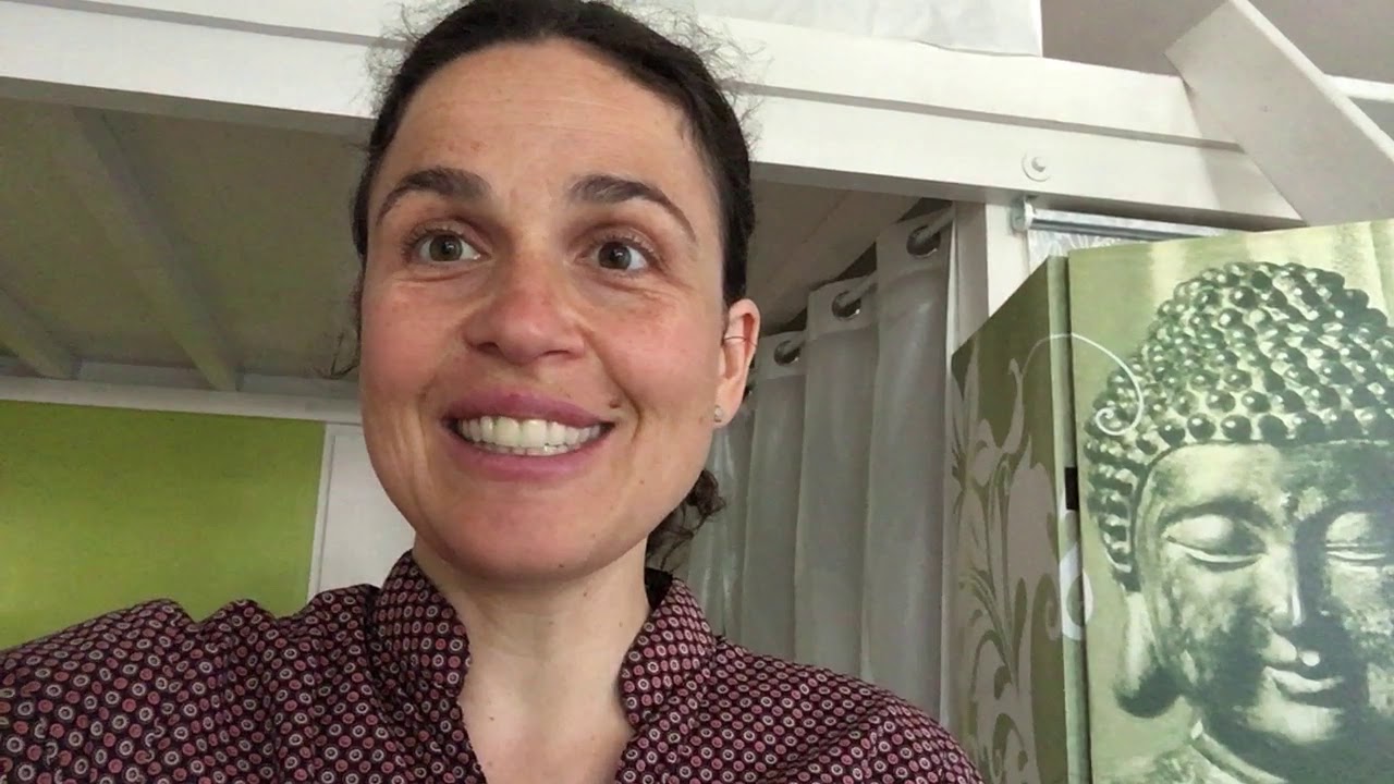 Massage Thai ou masso relaxation Isabelle Schilig - YouTube
