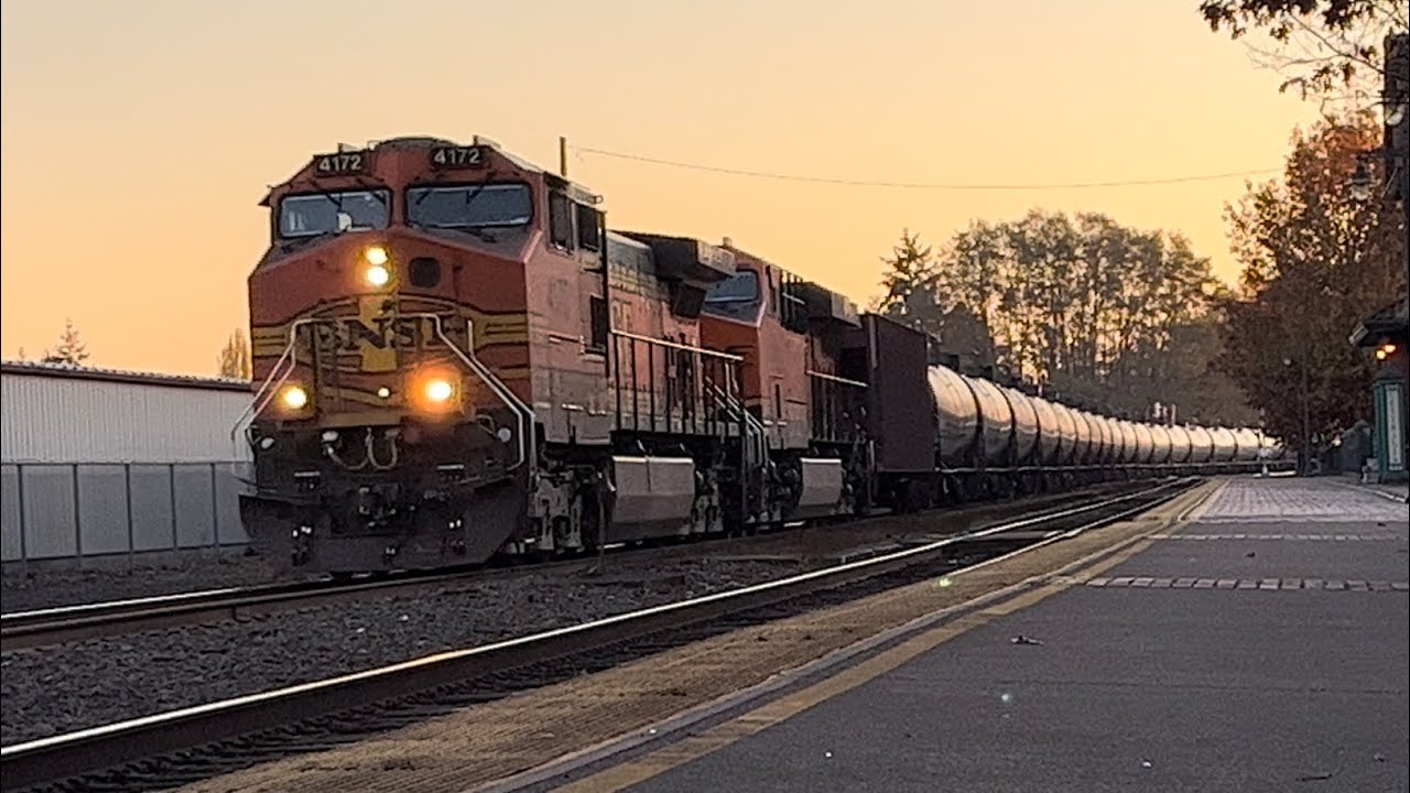 BNSF 4127 U-TIOTAO Loaded Oil, Centralia Wa 11/12/2022 - YouTube