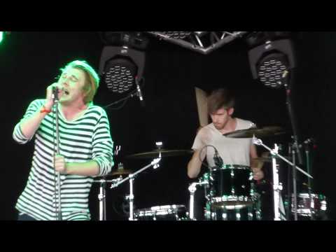 Girl Band - De Bom Bom (Live @ Roskilde Festival, July 4th, 2015)