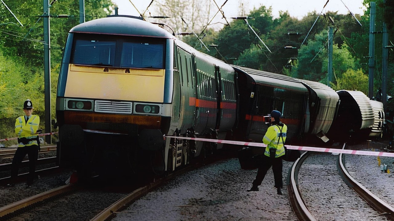 Broken Rail EXPOSED: Hatfield Derailment Wreck 26 years Later - YouTube
