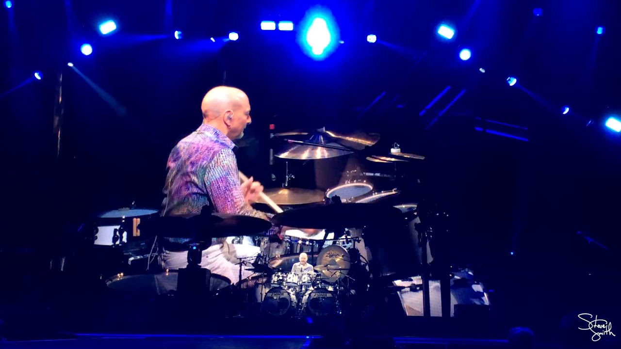 Steve Smith Drum Solo with Journey: Sioux Falls 2018 - YouTube
