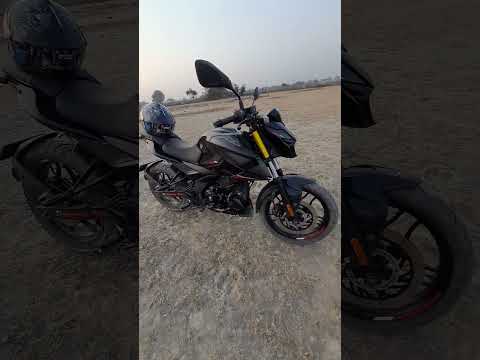 Pulsar N160 360 view - YouTube