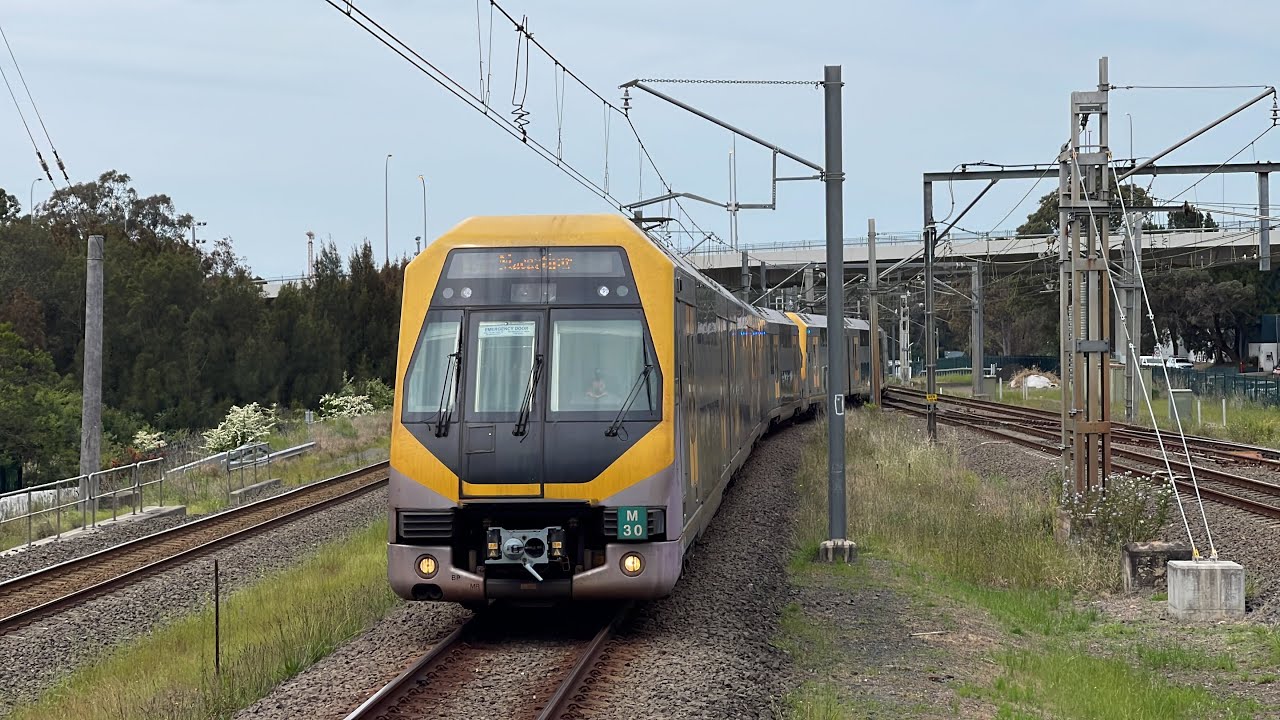 Sydney Trains: M30 + M12 arriving at Macarthur - YouTube