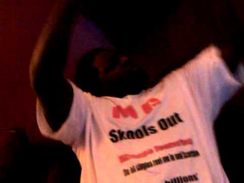 Magic and Phresh in the studio Beezie 2000 - YouTube
