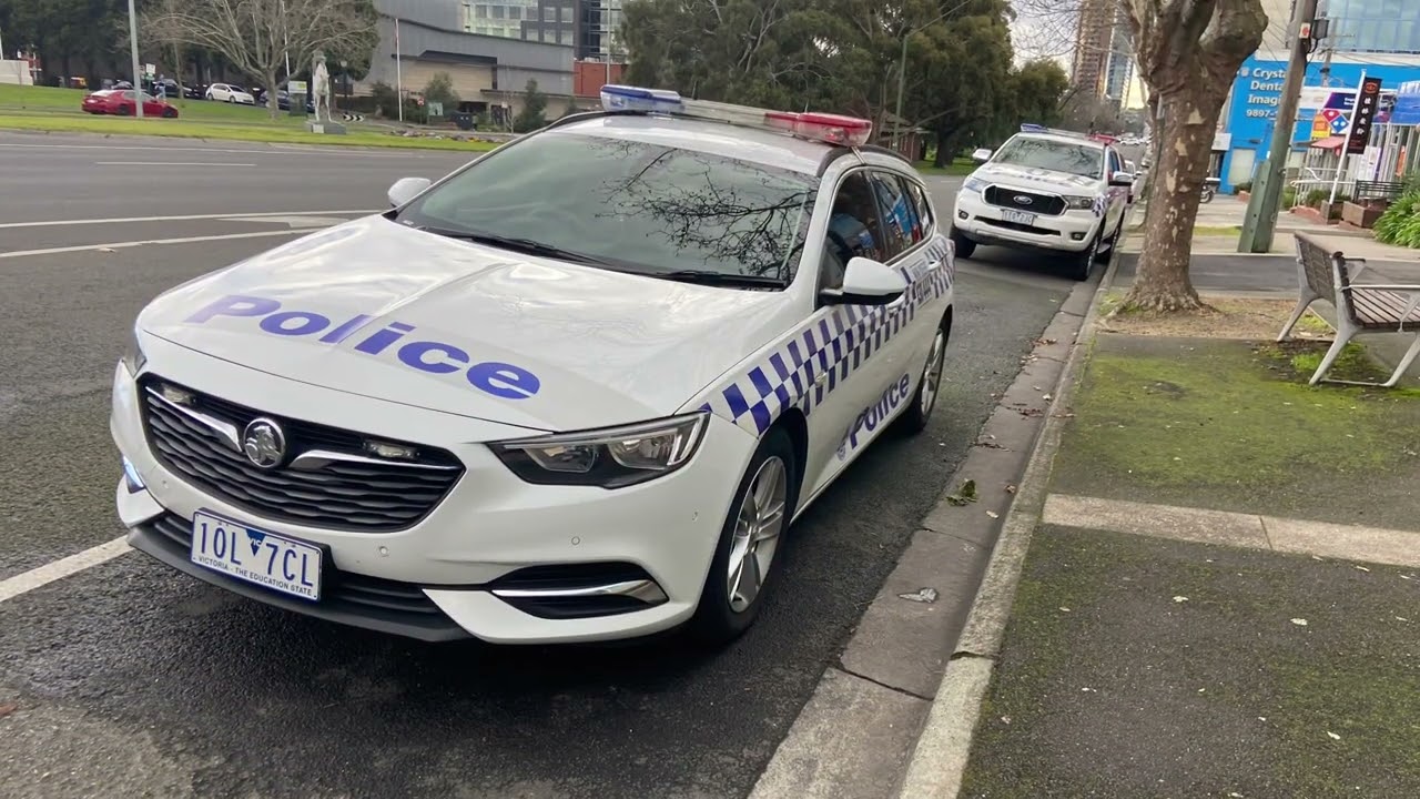 FRV/FS20/AV-(Box hill) Box hill police station/Fs30 - YouTube