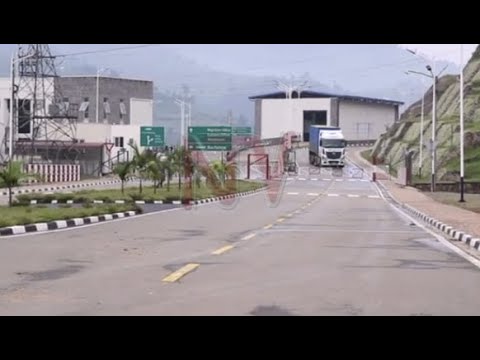 Situation at Katuna border a day after opening - YouTube