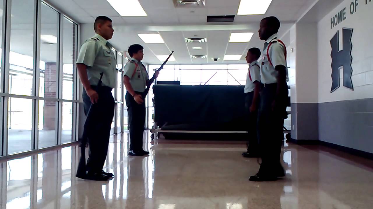 4 man armed drill team exhebition - YouTube