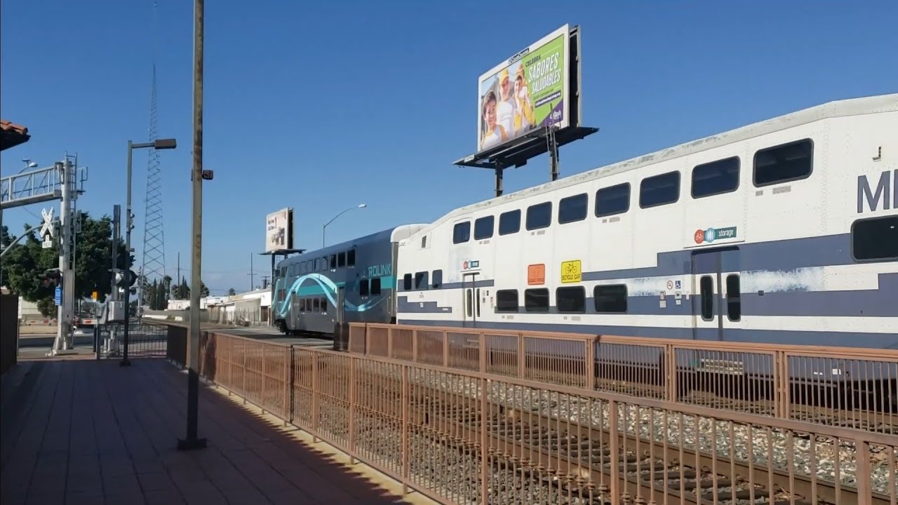 Metrolink 660 Arriving At Santa Ana Transportation Center Station ...