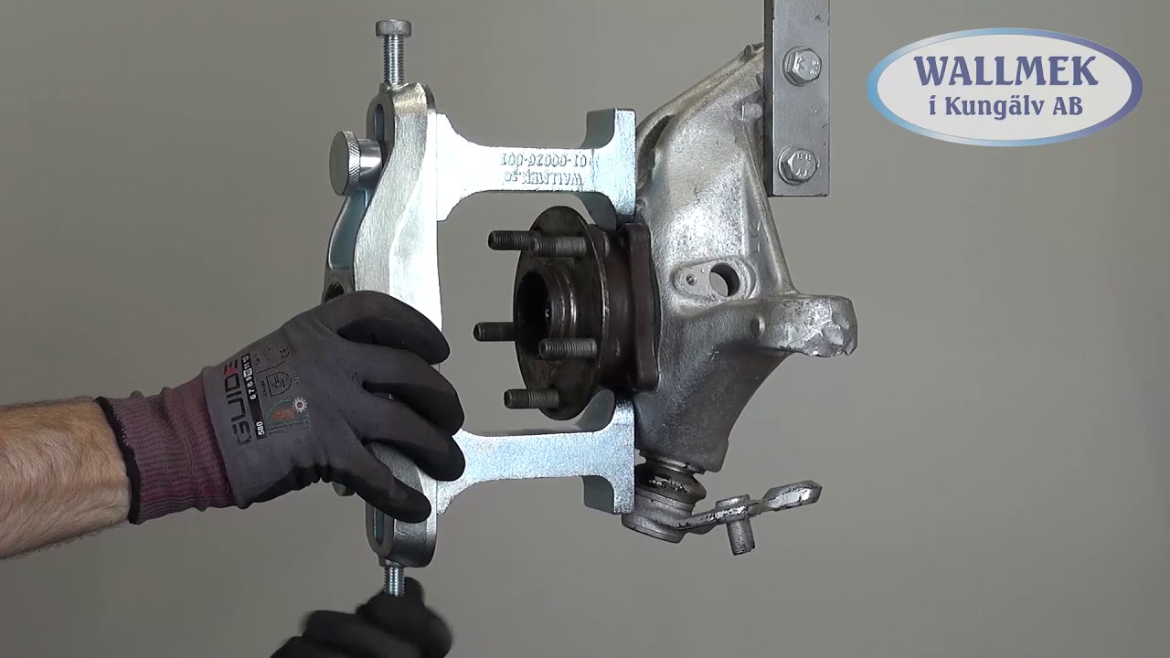 01-00026 Dismounting tool for 4 bolted wheel bearings - YouTube