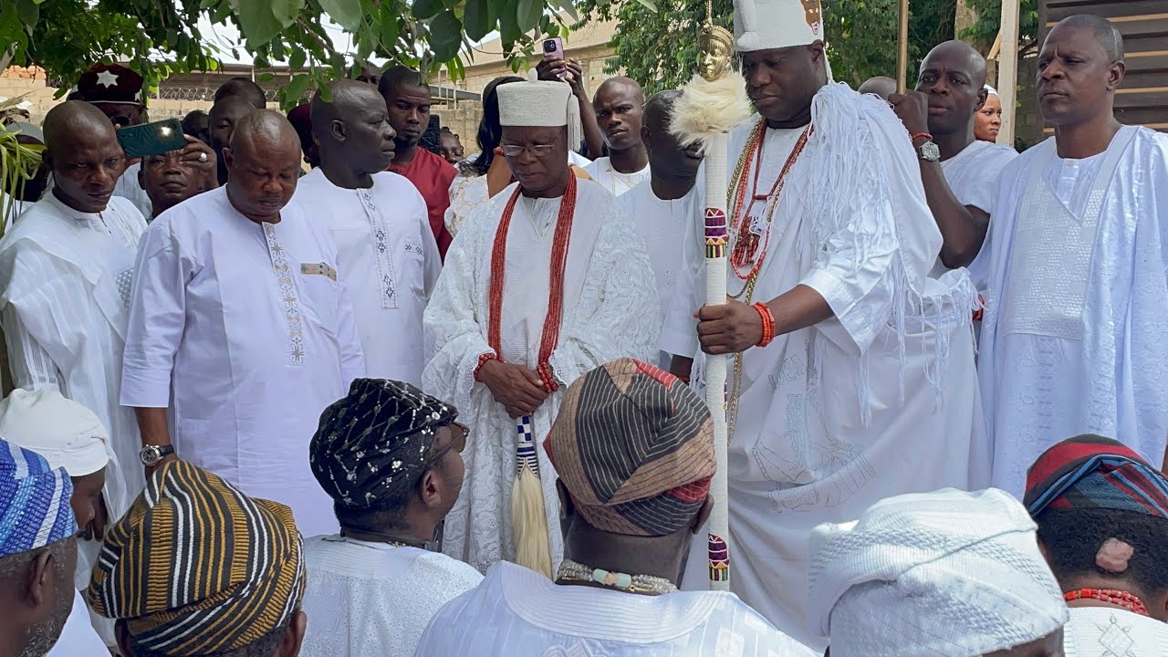 SPIRITUAL OBEISANCE TO THE OONI OF IFE BY IJOYE APA OTUN, IFE HIGH ...