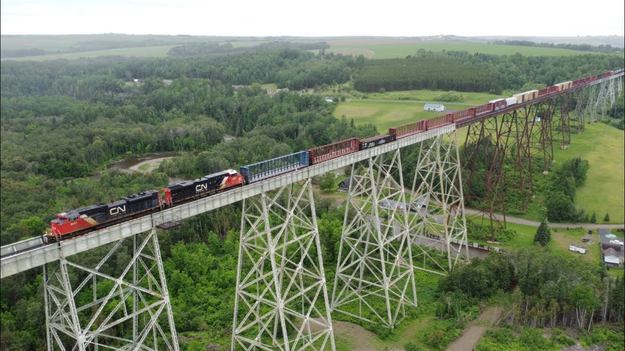 Awesome Aerial View in 4K! CN train 122 Crossing Over the Salmon River ...