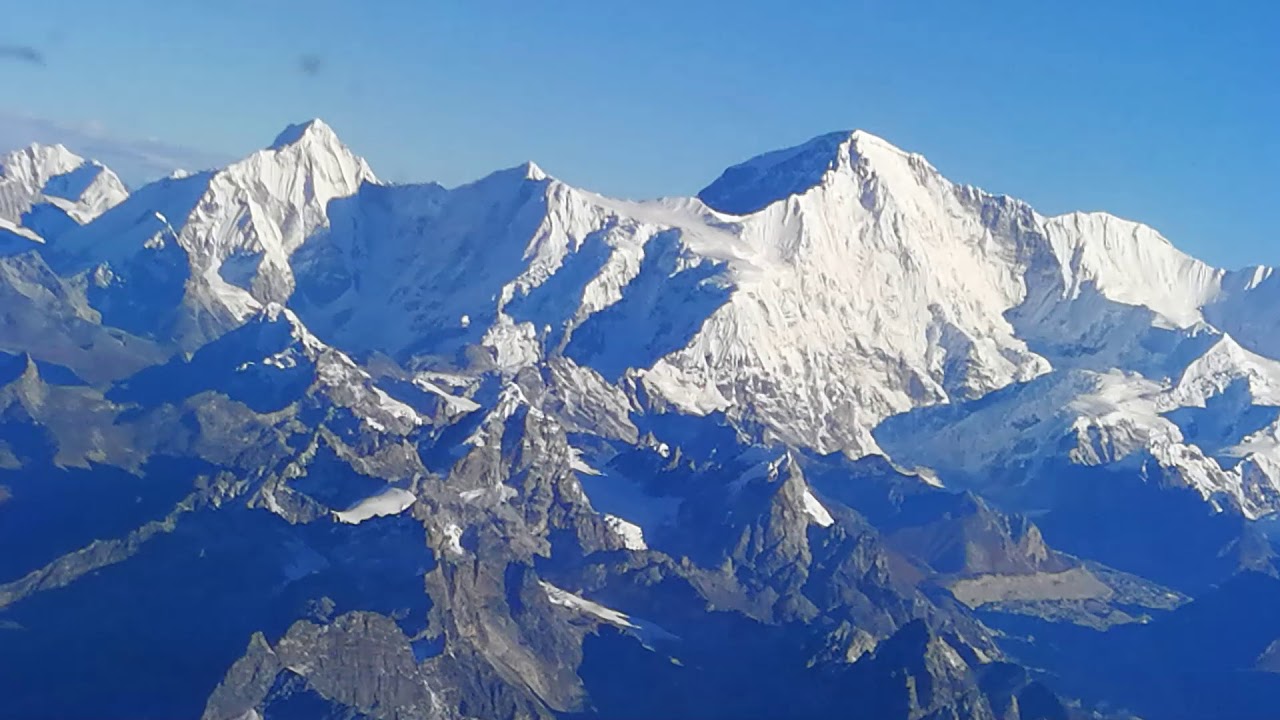 LET IZNAD HIMALAJA by MangaTrip (Nepal) - YouTube