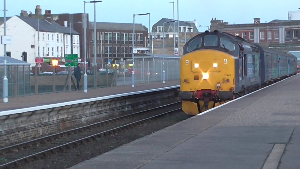 DRS Class 37s 37405 And 37424 Depart Lowestoft With *MEGA Thrash* 27/12 ...