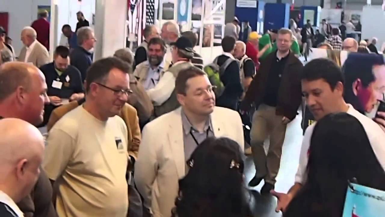 Gift for khun Joe, HS2JFW, for E2E DX-pedition! - YouTube