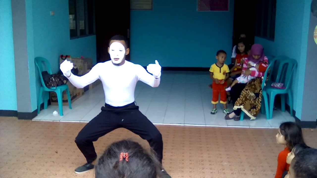 Gerak Pantomim anak disable dari SLB Panca Kasih Manokwari - YouTube
