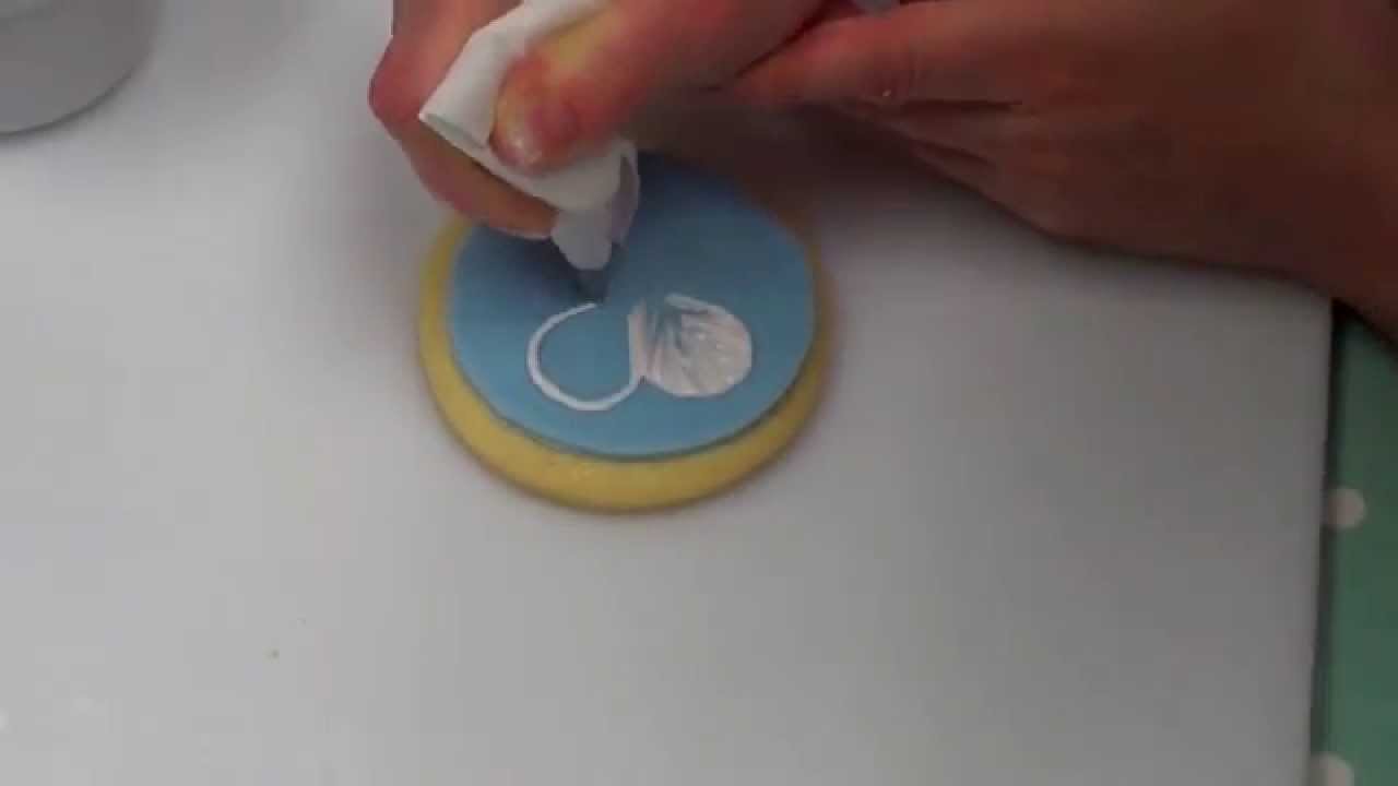 Royal Icing - Brush Embroidery Flower Biscuits - YouTube