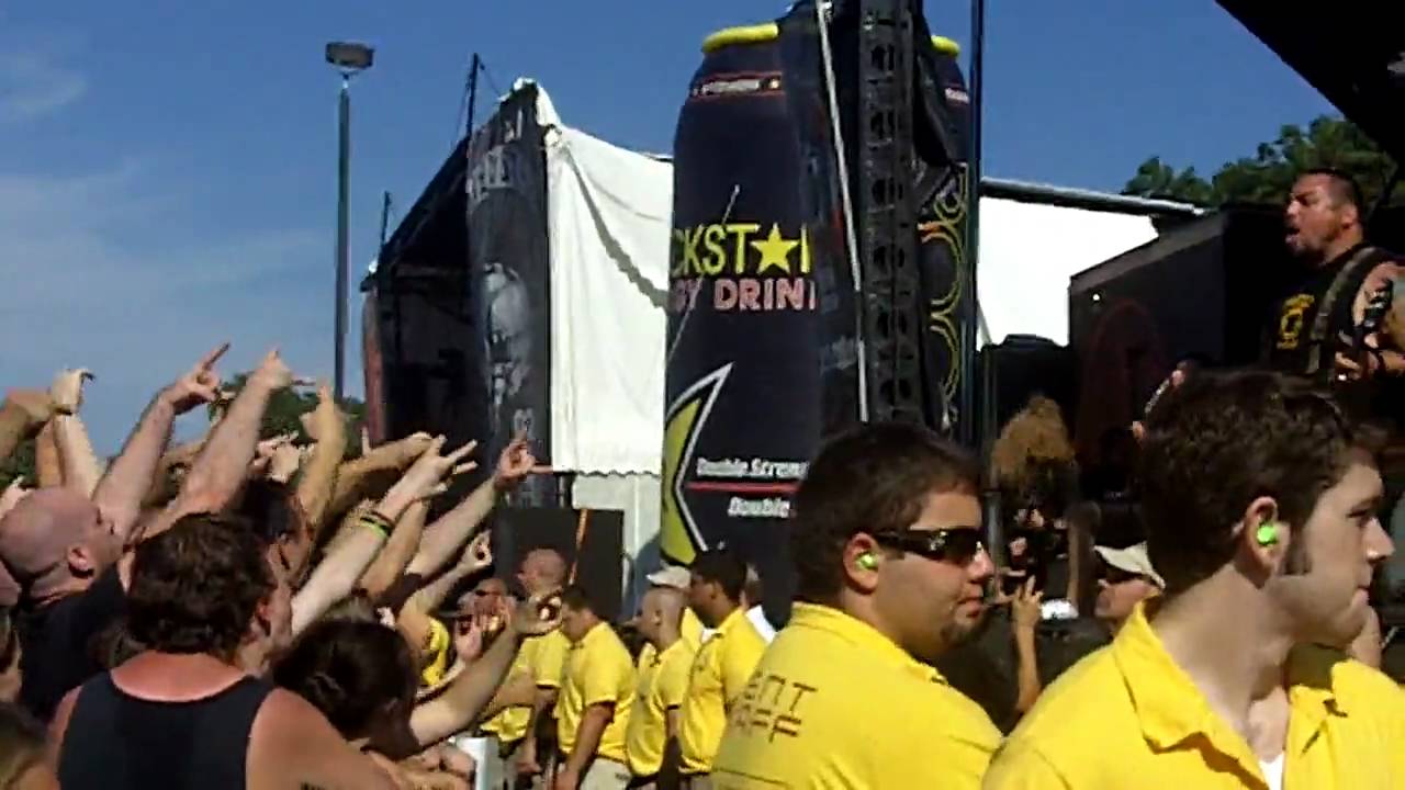 Chimaira - The Dehumanizing Process (Live at Mayhem fest in MA) - YouTube