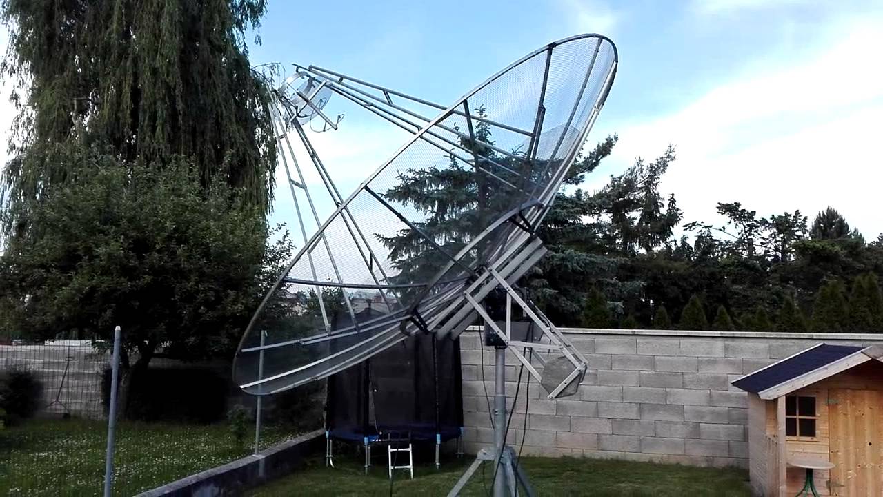 Test antenna rotator on 3.2m dish - YouTube