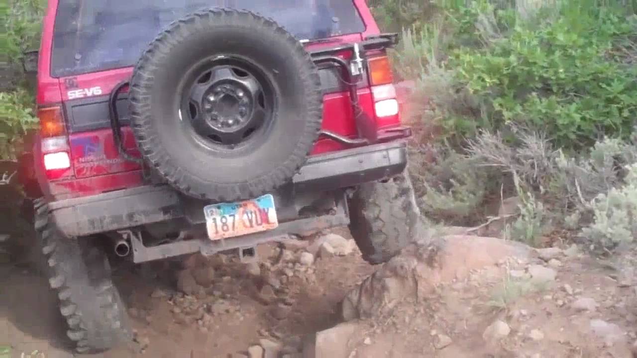 Lifted Nissan Pathfinder Lifted Dodge Dakota Off Road 4x4 - YouTube