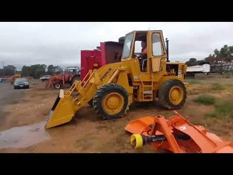 Cat 920 loader - YouTube