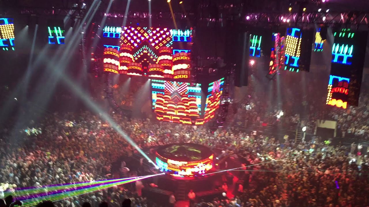 Bassnectar NYE 360 '15 - Rollz (Plugged In) - YouTube