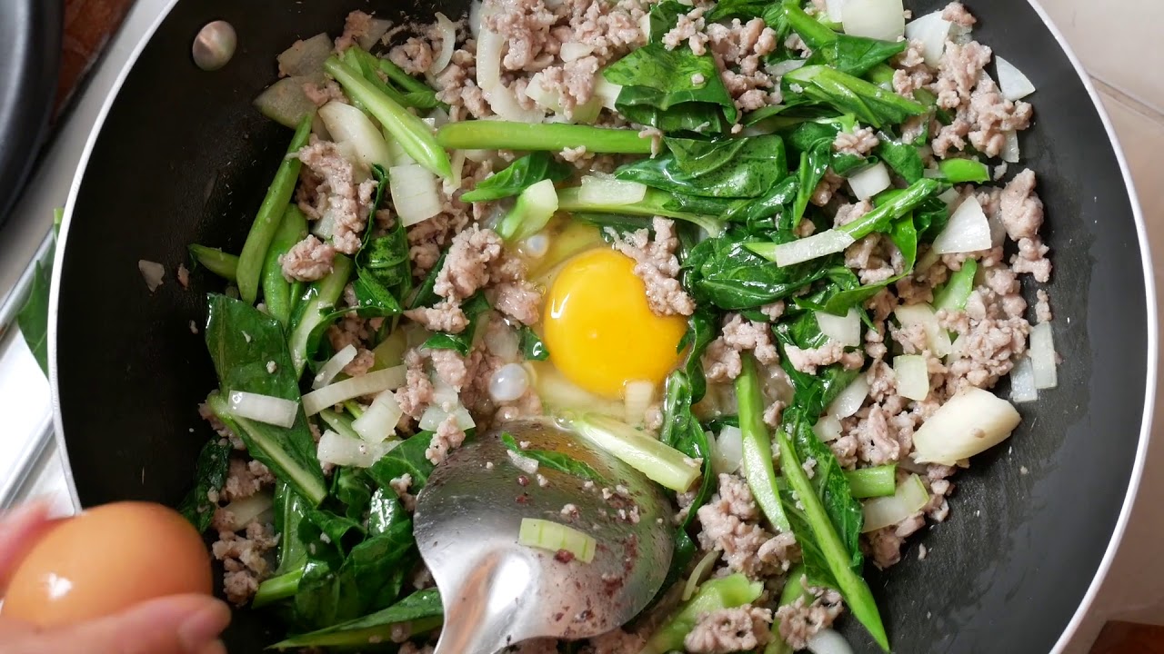 Easy pork fried rice with egg 1 - YouTube