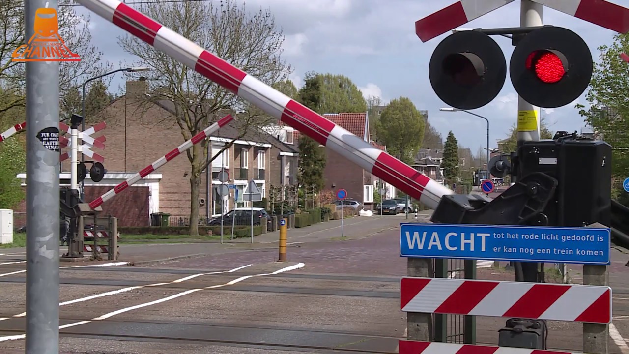 DUTCH RAILROAD CROSSING - Vught - Loonsebaan - YouTube