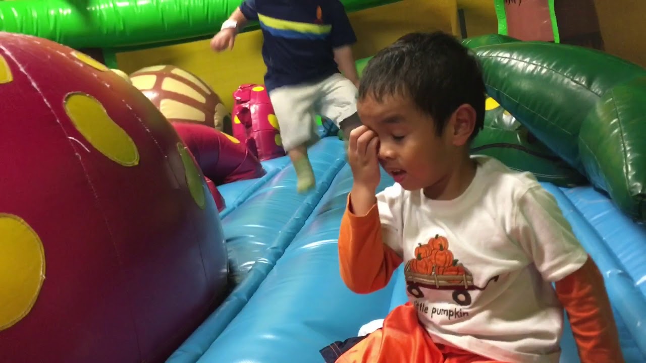 Plippi Toys Learn Colors with Balloons Indoor Playground & finger ...