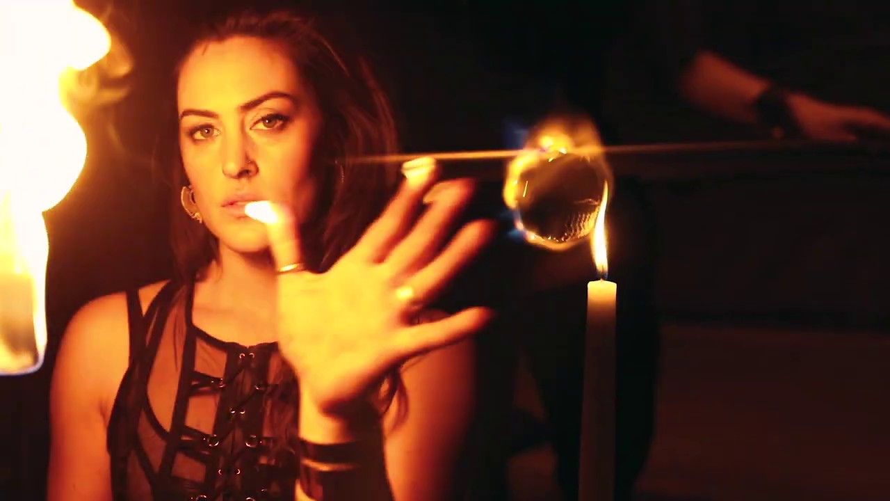 Lura Eclipse Fire Reel - YouTube