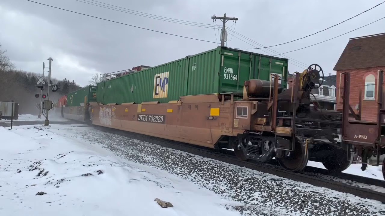 Ex Conrail Leads EB NS Intermodal at Attica, NY - YouTube