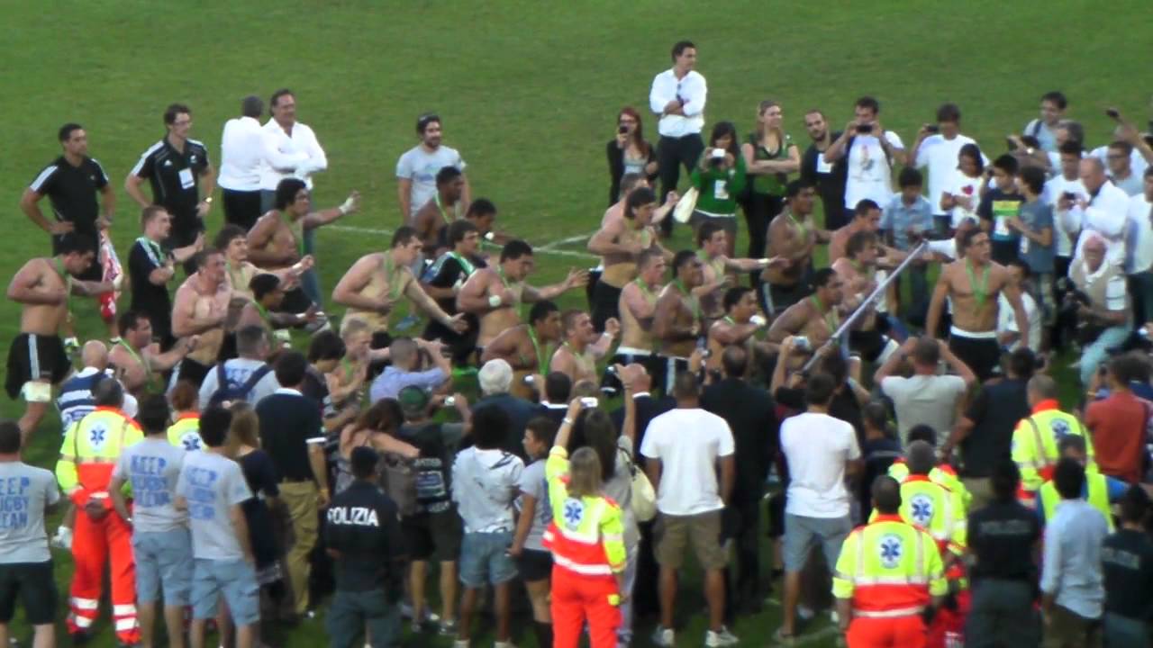 Haka baby All Blacks Rugby Padova 2011 - YouTube