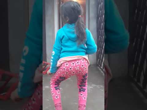 vă dă lecții o fată doar  5 anișori 😉😉