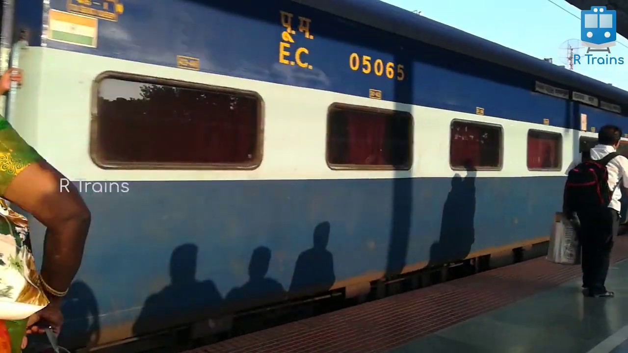 Allepey Dhanbad Express train arriving at Salem Jn SA railway station ...
