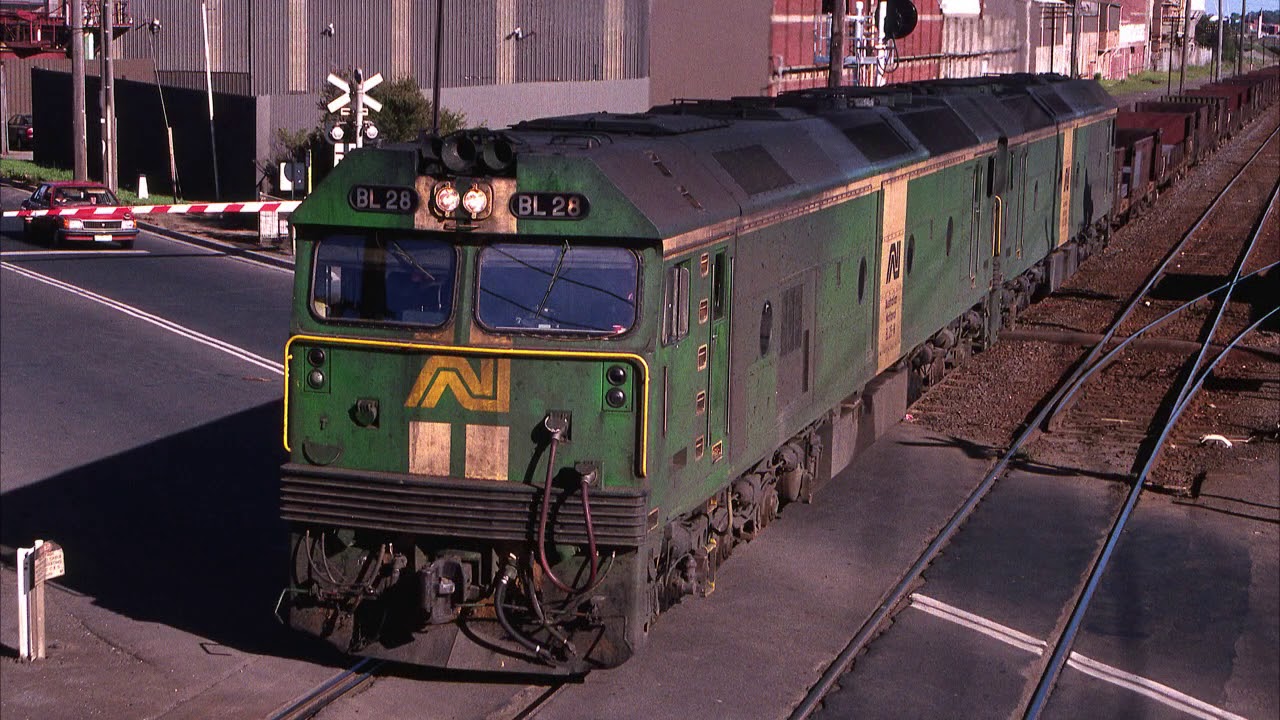 Trains Australia 1995 - YouTube