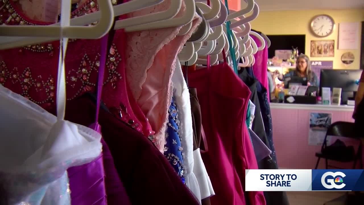 Story To Share: Arcadia thrift shop offers free prom dresses to high ...