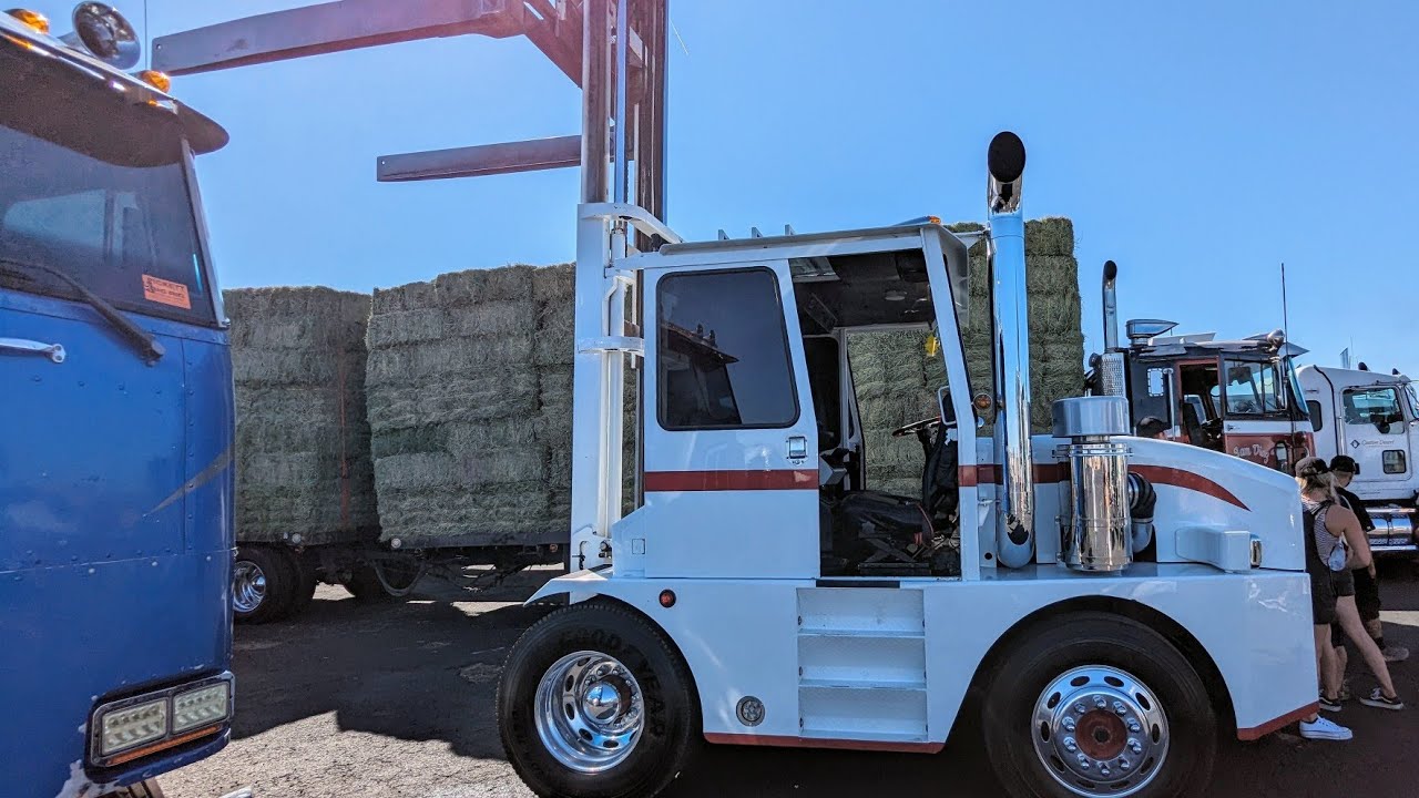 Oregon Road Runner Hay Squeeze -- Desert Diesel Nationals, Chandler ...