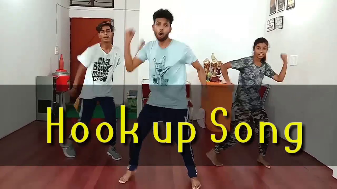 Hook~UP SONG~ Student of the year~2 - YouTube